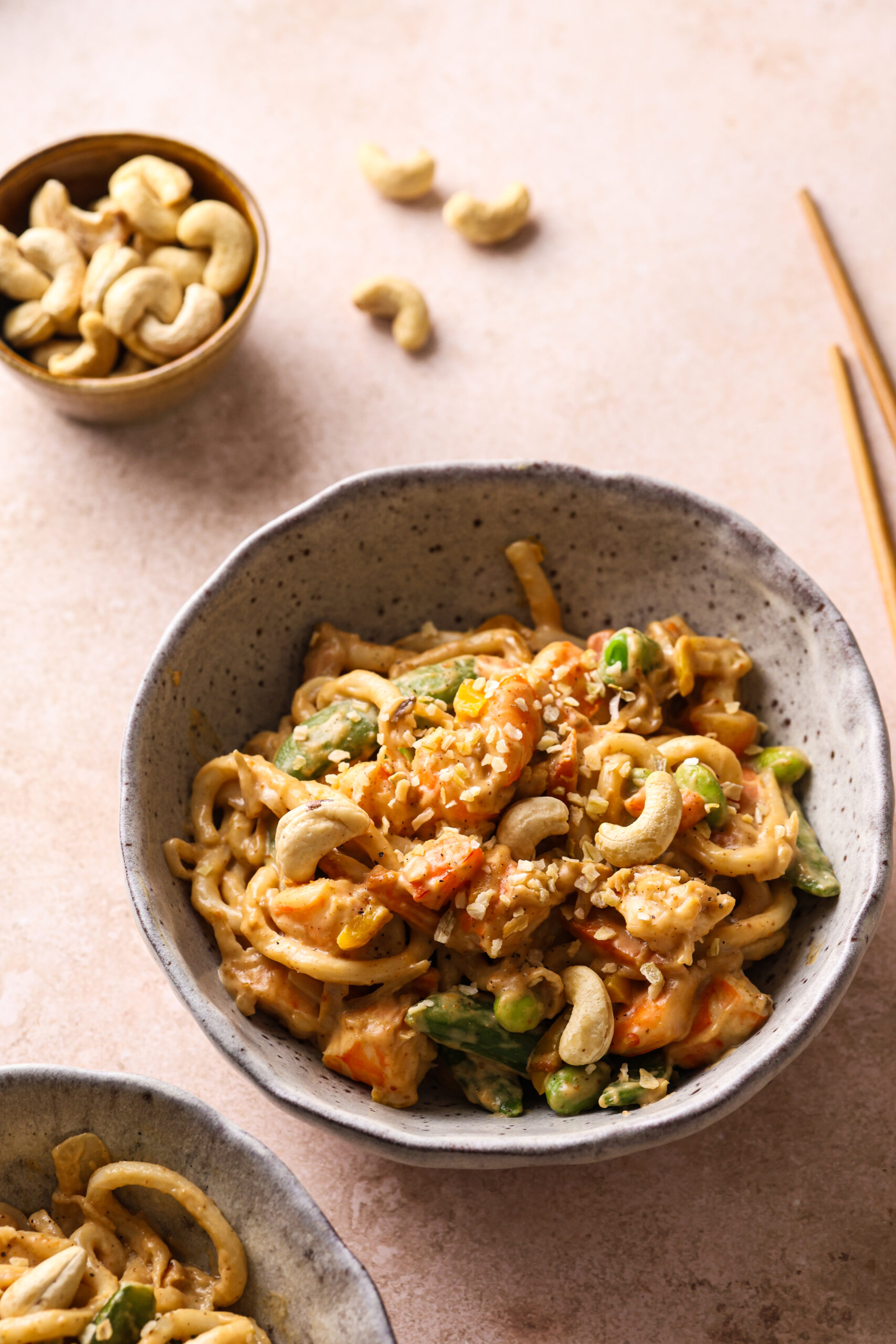 Nouilles udon aux crevettes sauce satay - jemangequoicesoir.fr